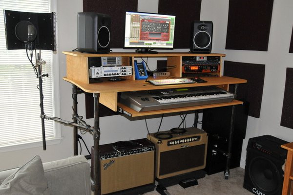 Rolling Desk with Mic Stand for Studios - Simplified Building