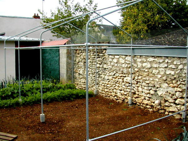 DIY easy to build greenhouse structure - Simplified Building