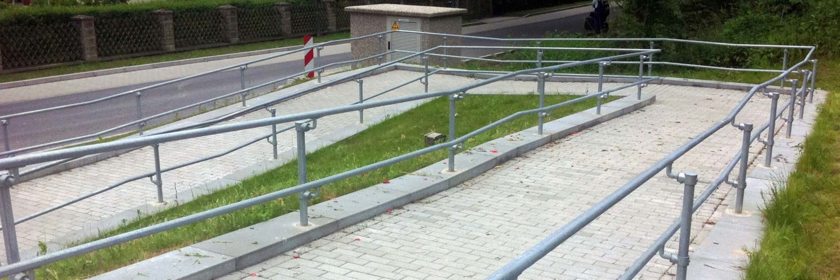 Kee Access DDA Handrail Fittings - Simplified Building