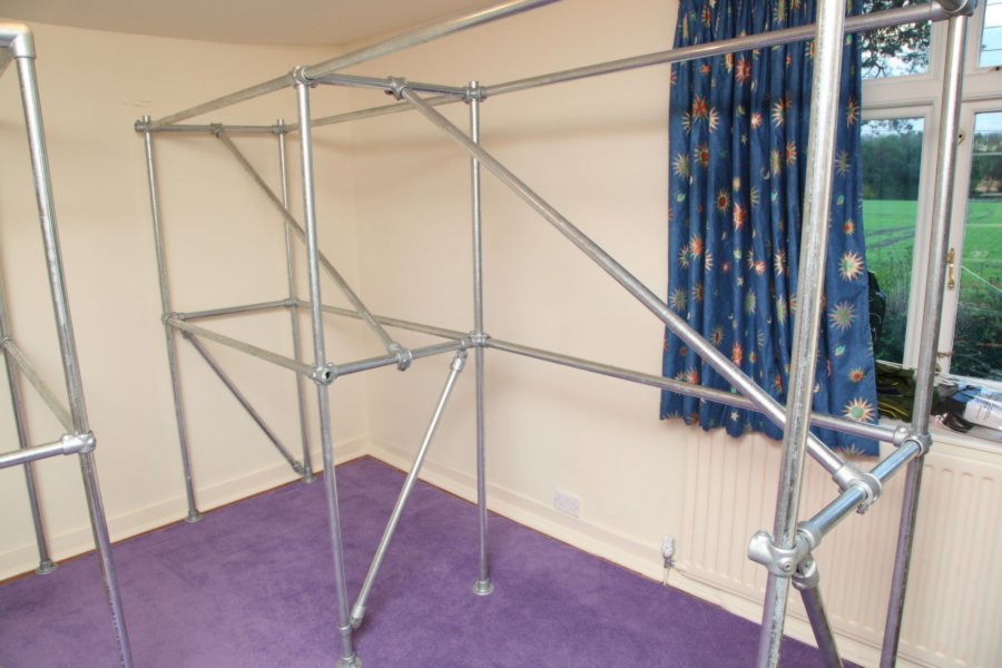 DIY garment rack - Projects - Simplified Building