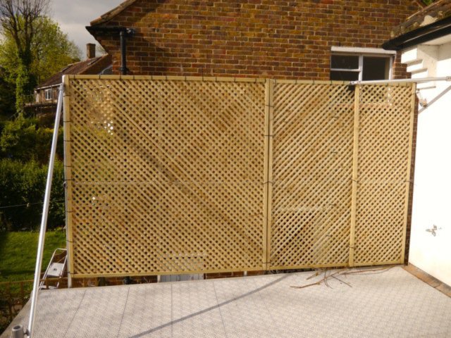 DIY trellis screen for a flat roof - Projects - Simplified Building